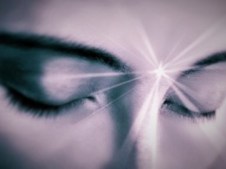 Pocong: Hantu Yang Di Bungkus Dengan Kain Kafan