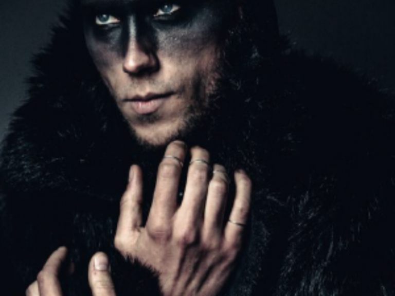 Pocong: Hantu Yang Di Bungkus Dengan Kain Kafan